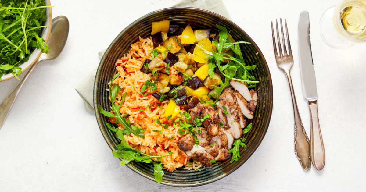Baharat kip met tomatenpilav met aubergine | Recepten uit onze ...